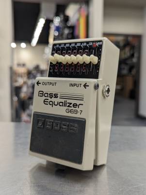 Gear Hunter | BOSS 7 BAND BASS GRAPHIC EQUALIZER PEDAL