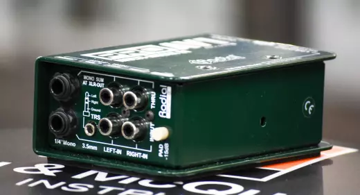 Gear Hunter | Radial - Pro AV1 Passive 1 Channel Multimedia DI Box
