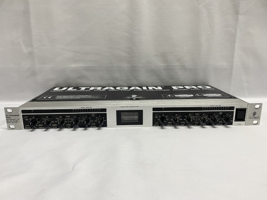 Gear Hunter | Behringer - MIC2200