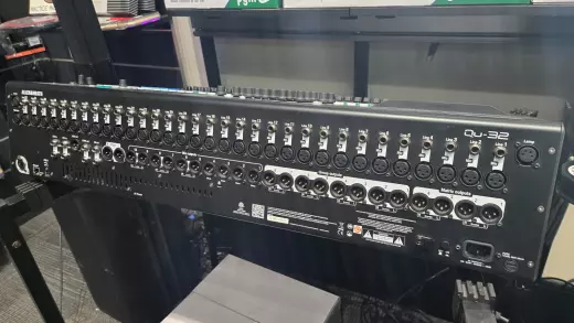 Allen & Heath QU-32 32 Channel Digital Mixing Console | Long & McQuade