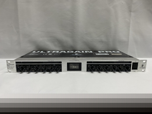 Gear Hunter | Behringer - MIC2200