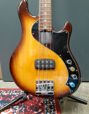 Gear Hunter | Fender - American Deluxe Dimension Bass IV