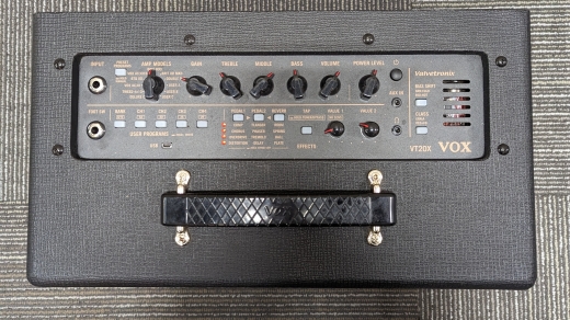 Gear Hunter | Vox - VT20X