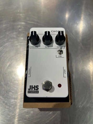Gear Hunter | JHS Pedals - JHS 3 CHORUS
