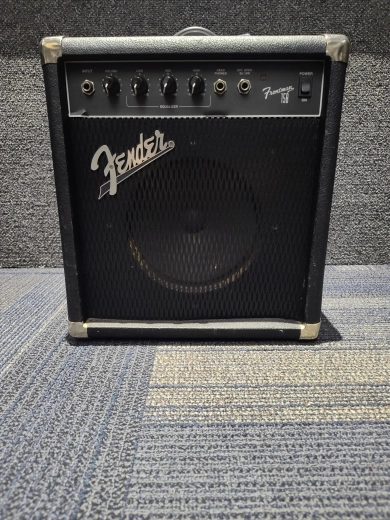 Gear Hunter | FENDER FRONTMAN 15B