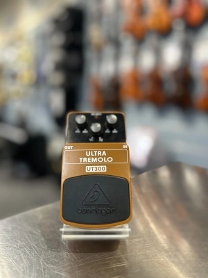 Gear Hunter | Behringer - UT300