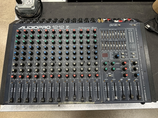 Gear Hunter | Yorkville Audio Pro 12CH 2x600w Powered Mixer