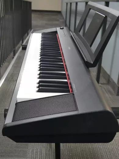Gear Hunter | Yamaha - NP12 Clavier Portable Piaggerro 61 Touches - Noir