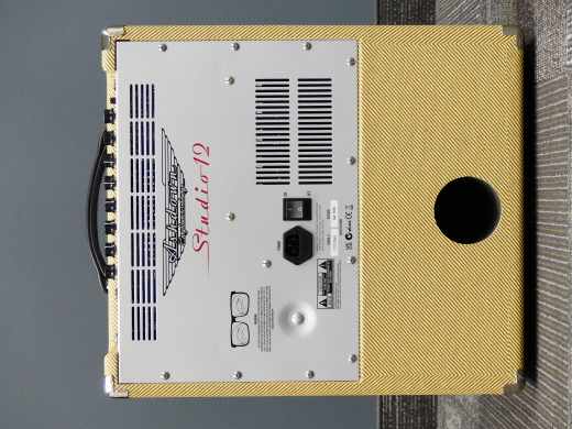 Gear Hunter | Ashdown Engineering - Ampli de basse Studio 12, fini en tweed