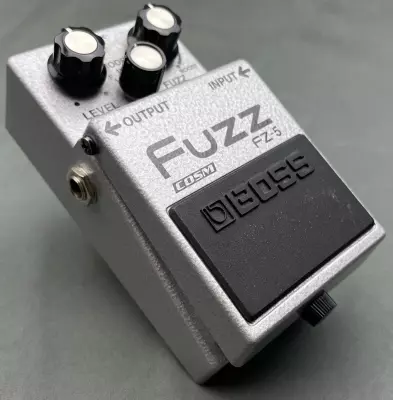 Gear Hunter | BOSS - FZ-5 Fuzz Pedal