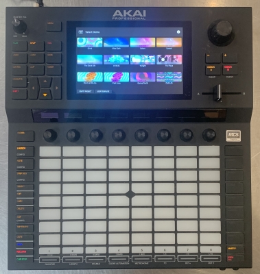 Gear Hunter | Akai - FORCE Music Production Station