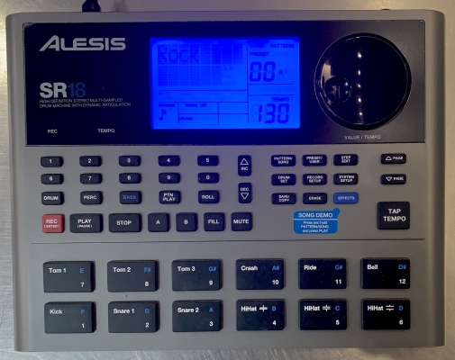 Gear Hunter | Alesis - SR-18 Drum Machine