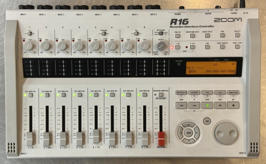 Gear Hunter | Zoom - R16 16 Track Multi-track Recorder